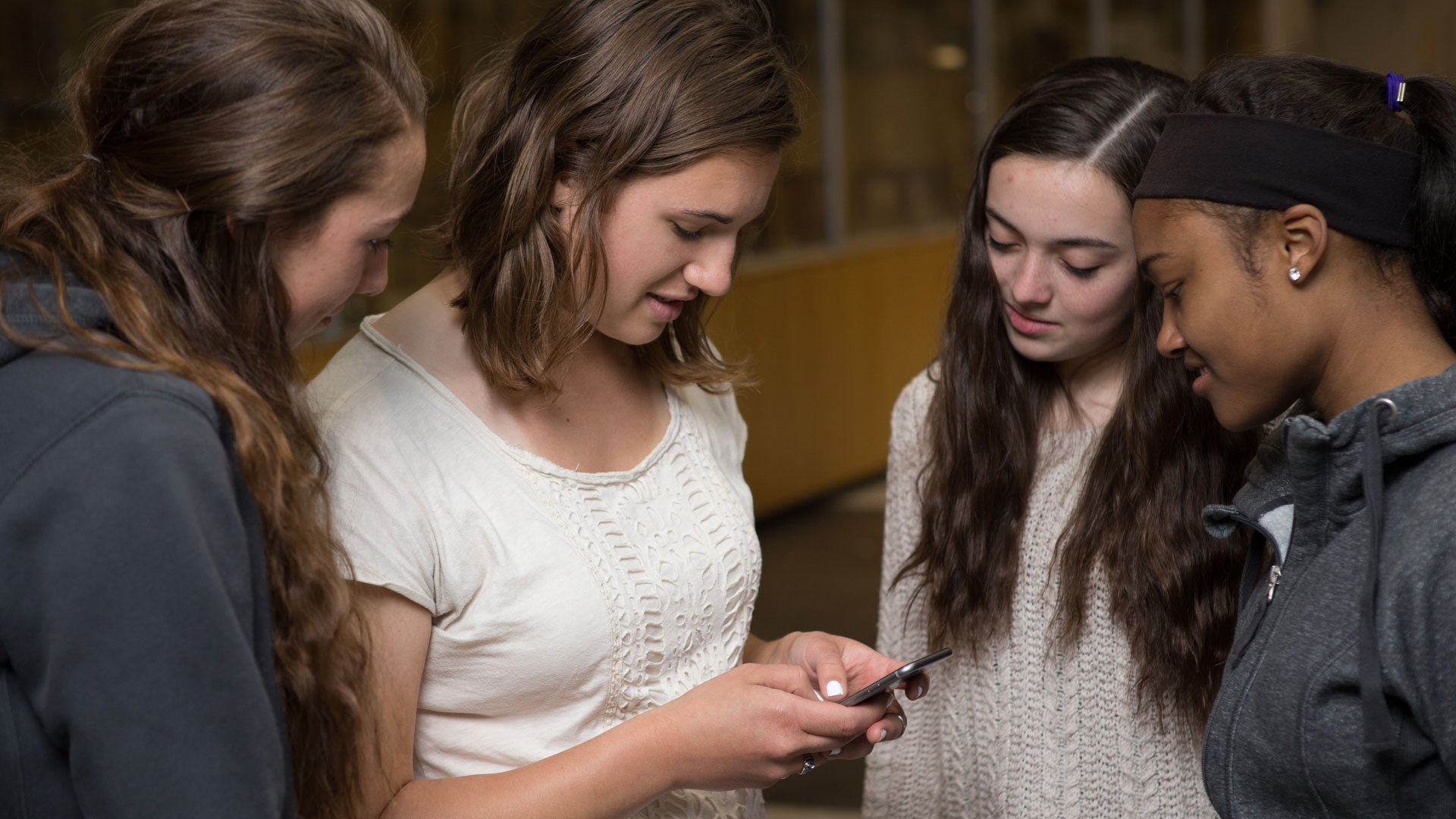 Take The Phubb Out of Youth Ministry - Never The Same